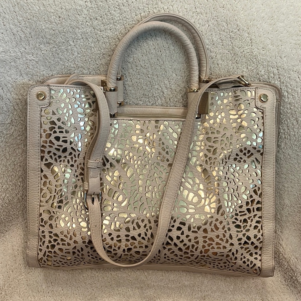 Ivanka Trump Cream And Gold Laser Cut Handbag Or Shou… - Gem